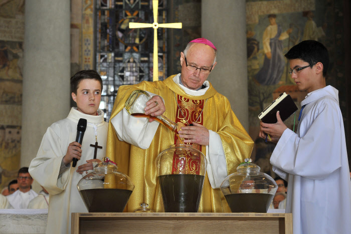 Une mystagogie autour de la prière de consécration du Saint Chrême ...